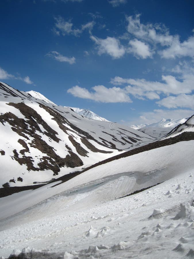 Baralacha Pass in the Himalayas Stock Image - Image of manali ...
