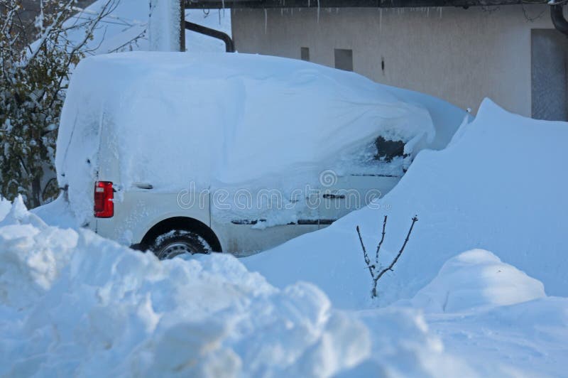 Snowy minivan stock image. Image of difficulty, snow - 299993487