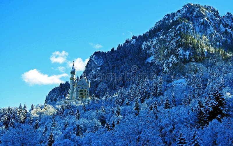 Snowy Neuschwanstein Castle, Bavaria, Germany Stock Image - Image of ...