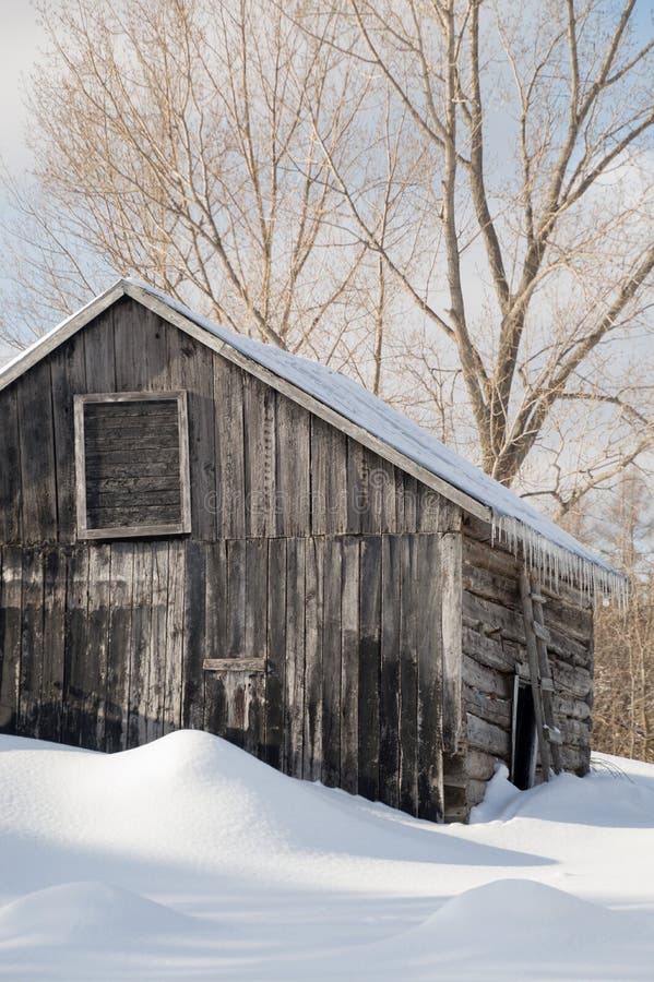 Snowy Old Log Cabin Barn with Icicles Stock Image - Image of homestead ...