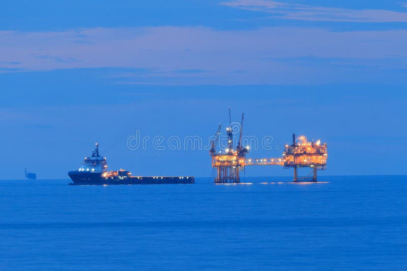 Snubbing Unit (Hydraulic Workover) on a Platform Stock Photo - Image of ...