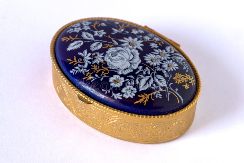 Snuff box stock image. Image of snuffbox, snuff, golden - 98782233