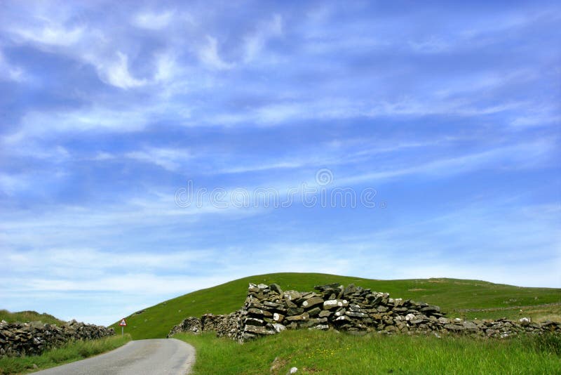 Sobre la colina imagen de archivo. Imagen de farmland, escapar - 457881