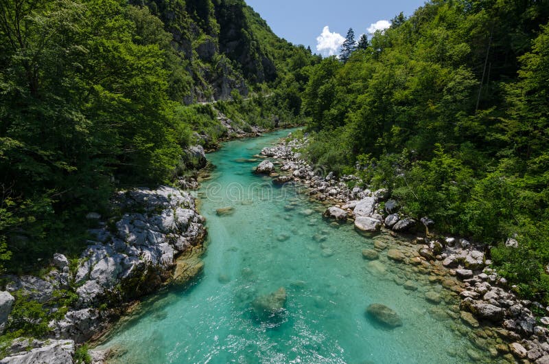 Soca-Fluss in Kanal Auf Der Soca-Stadt, Slowenien, Europa Stockfoto ...