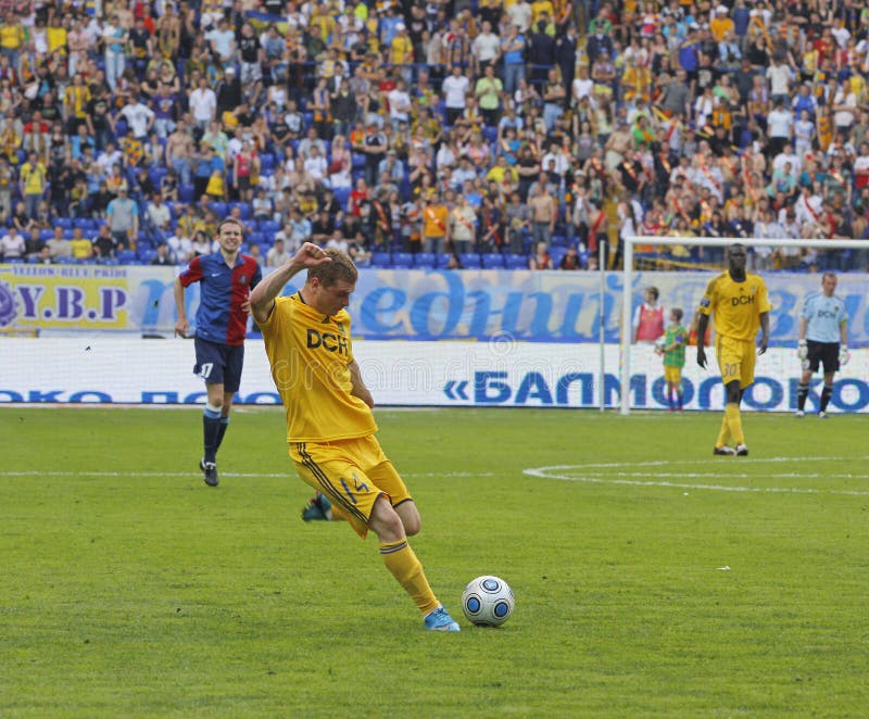 Soccer match editorial image. Image of blue, league, action - 14275875