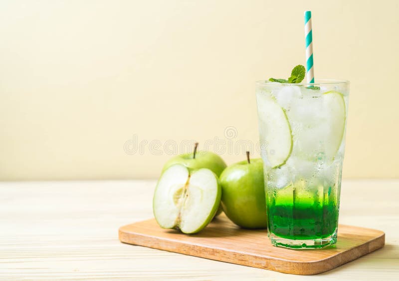Soda verde de la manzana imagen de archivo. Imagen de fondo - 120013797