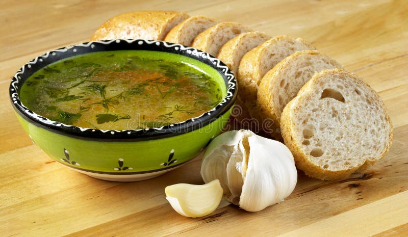 Soep en brood stock afbeelding. Image of maaltijd, hartelijk - 14725869