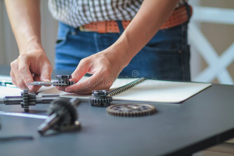 Soft Focus, Factory Mechanical Engineering Team is Designing and ...