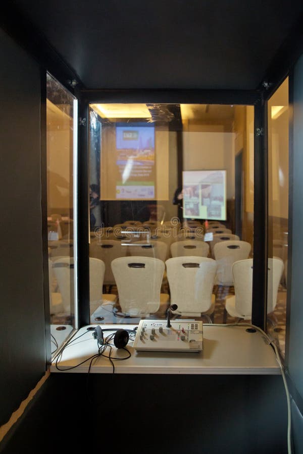 Interpreting - Microphone and Switchboard in an Simultaneous ...