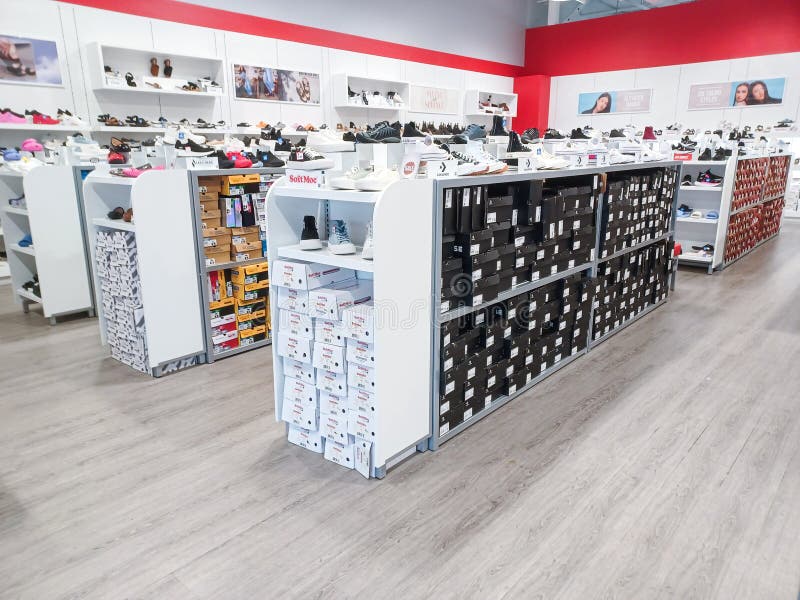 SoftMoc Shoe Store Interior Editorial Photo - Image of color, luxury ...