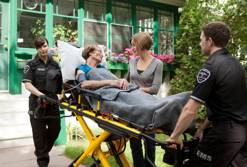 Soin de secours image stock. Image du fille, mère, gens - 21783953