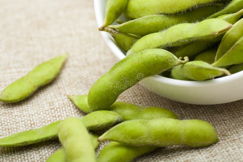 Soja vert image stock. Image du légumineuse, japonais - 26996853