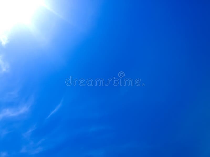 Sol brillante en el cielo imagen de archivo. Imagen de cielo - 92398133