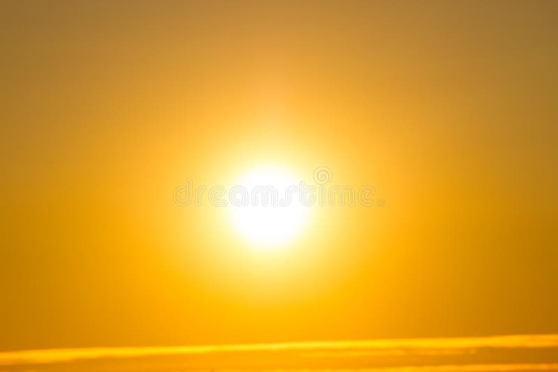 Sol incolor dourado foto de stock. Imagem de feriado - 184747060