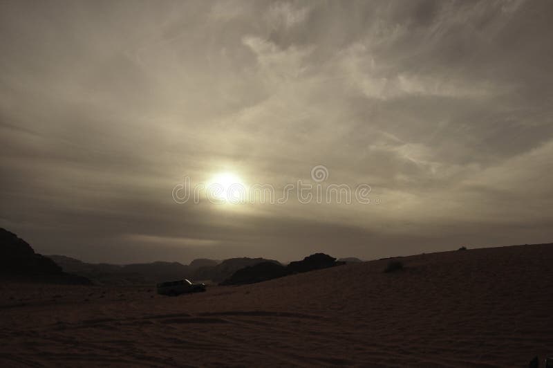 SOL NO DESERTO imagem de stock. Imagem de céu, polar - 47604867