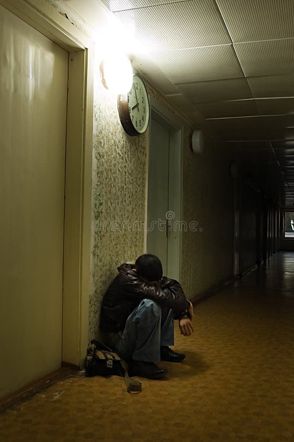 Solamente en la obscuridad foto de archivo. Imagen de reloj - 6640244