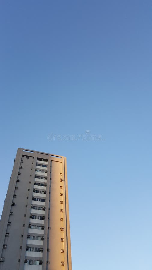 Solamente Uno Que Construye Imagen de archivo - Imagen de rascacielos ...