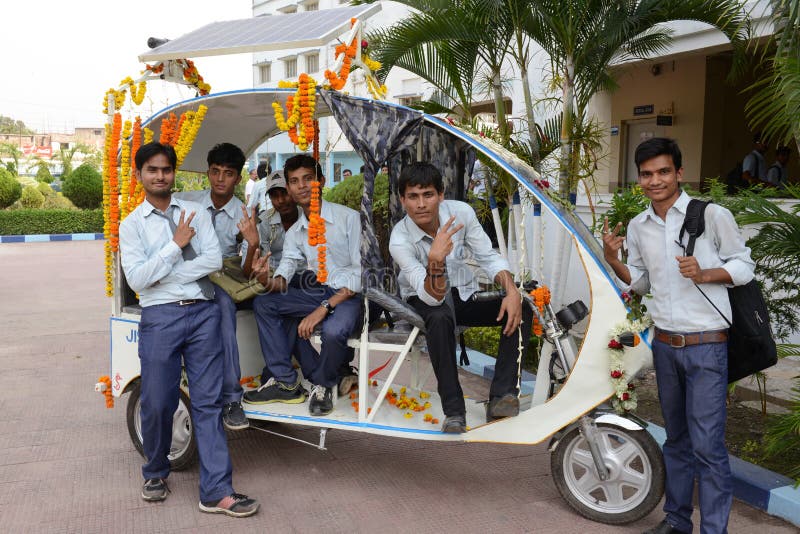 Solar Auto Rickshaw editorial photo. Image of emmision - 57519421
