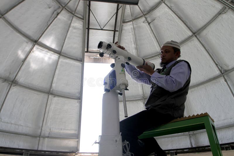 Solar eclipse editorial image. Image of observatory, central - 67896855