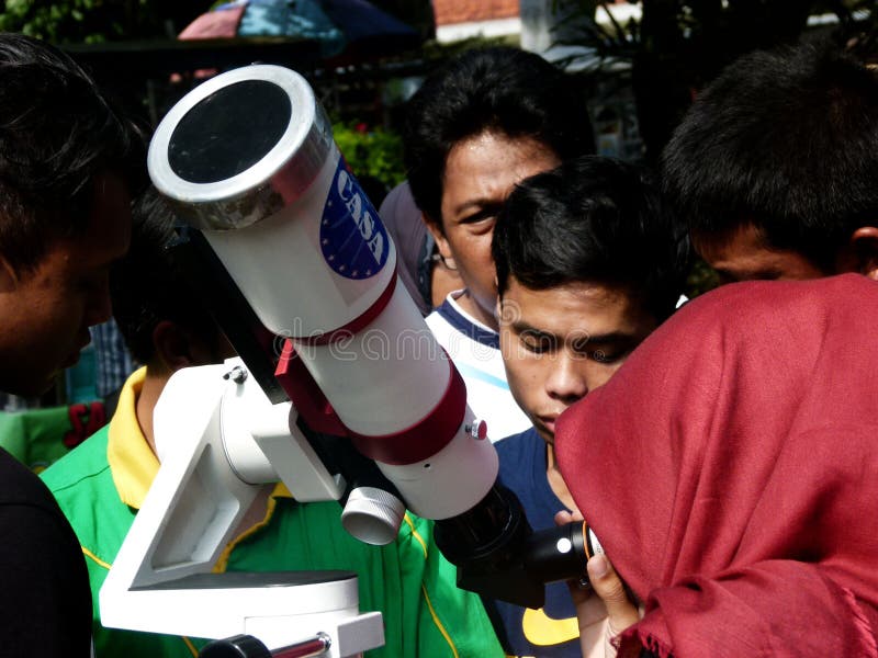 Solar eclipse editorial stock photo. Image of telescopes - 67777033