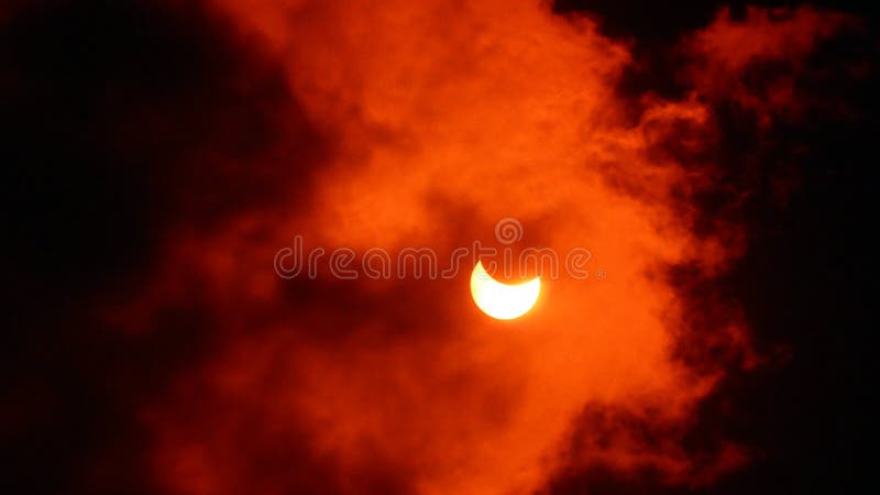 Solar eclipse stock image. Image of moon, crescent, lunar - 51665987