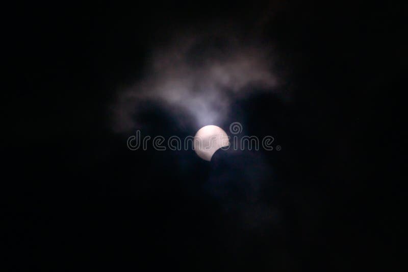 Solar eclipse in Toronto stock image. Image of crowd - 314623351