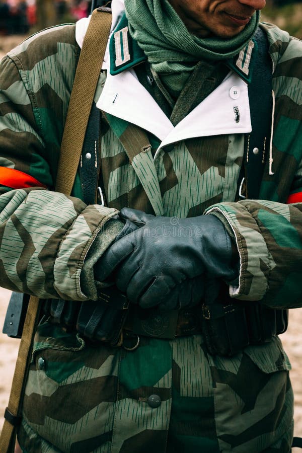 Capacete Uniforme Alemão De Um Soldado Da Segunda Guerra Mundial Foto ...