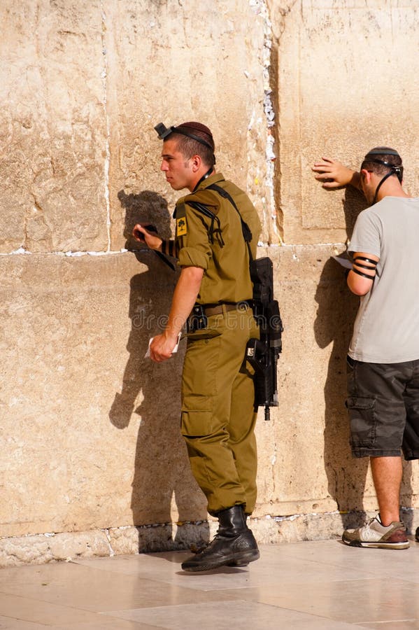 Soldado Israelita Em Jerusalem Imagem Editorial - Imagem de terra ...