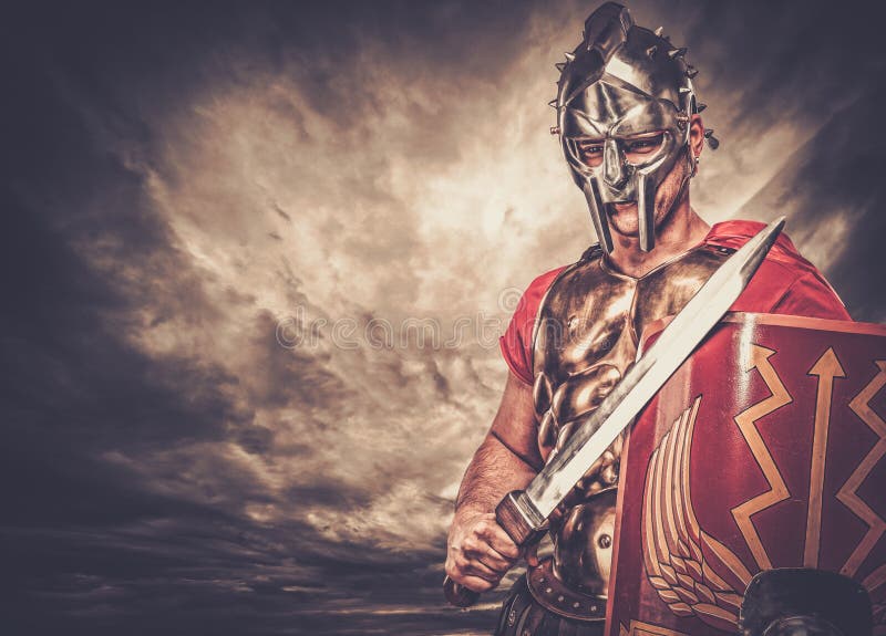 Soldado Romano En Armadura Con Una Lanza a Disposición Imagen de ...