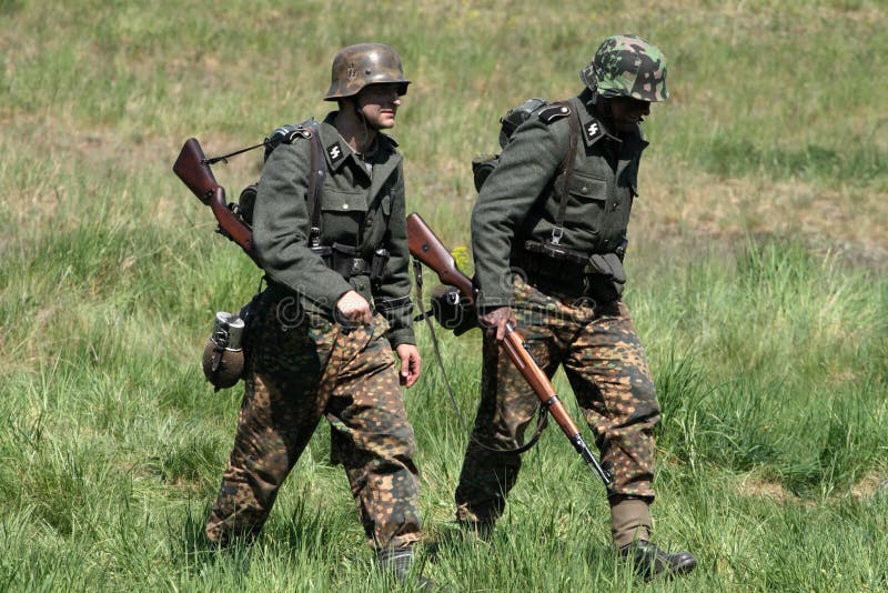 Bandeira Alemão No Uniforme Do Exército Alemão Foto de Stock - Imagem ...