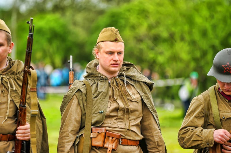 Soldados rusos. foto de archivo editorial. Imagen de ruso - 40137633