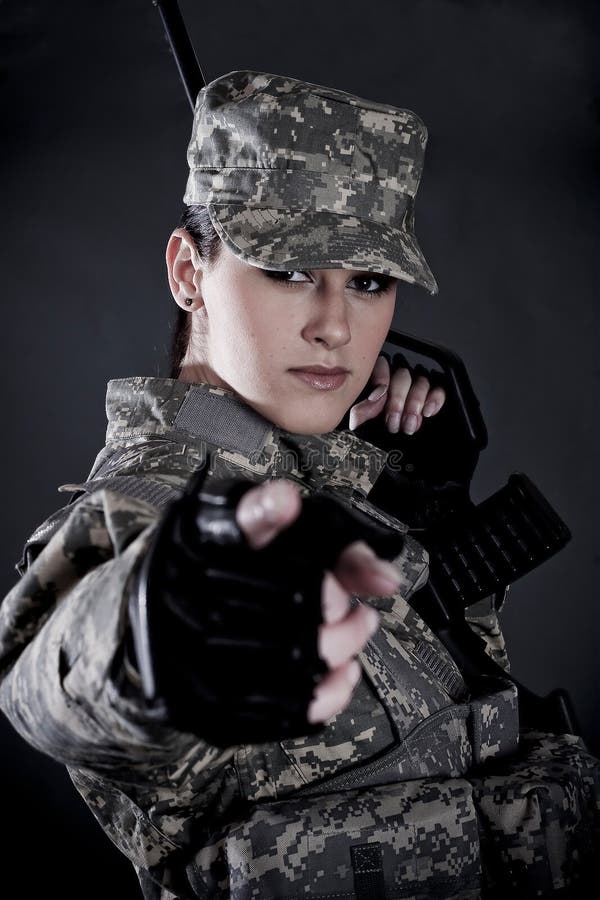 Soldato della donna immagine stock. Immagine di bello - 10860945