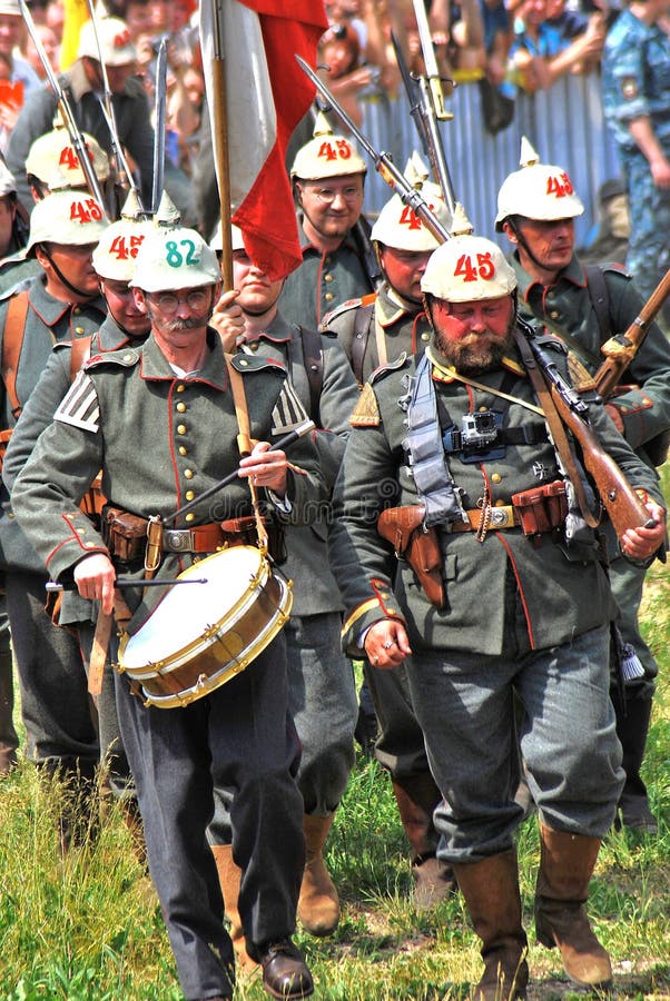 Soldats de marche image éditorial. Image du festif, international ...