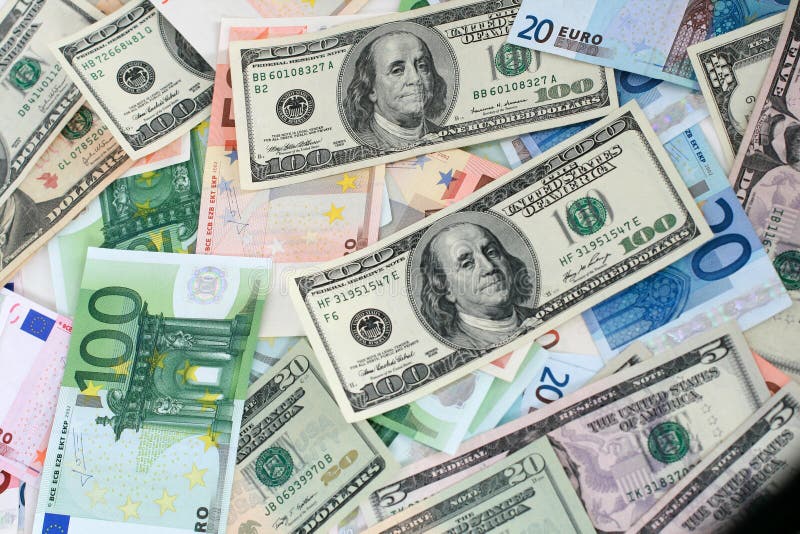 Soldi di carta fotografia stock. Immagine di verde, dollaro - 16844416