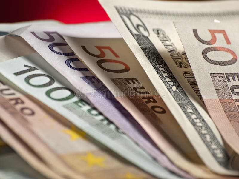 Parete da soldi di carta fotografia stock. Immagine di gruppo - 12253118