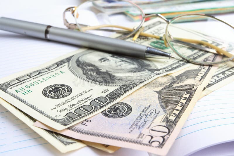 Soldi fotografia stock. Immagine di cliente, paga, soldi - 2733738