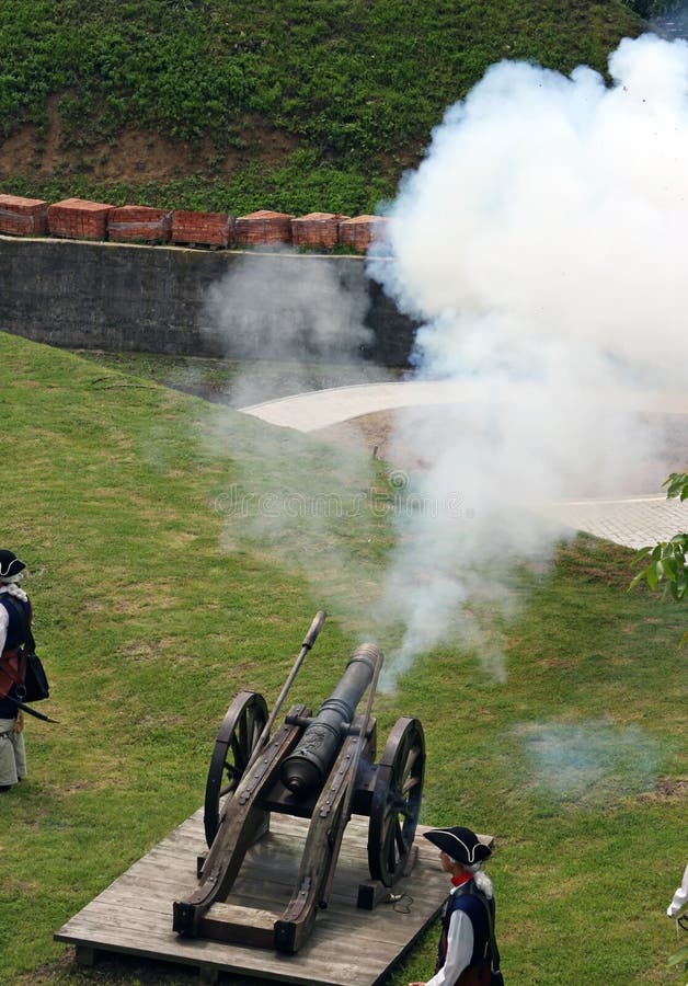 Firing a Cannon at a War of 1812 Re-enactment Editorial Photography ...