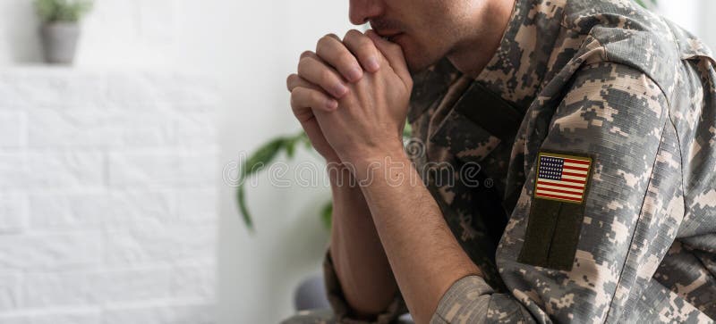 Soldier: Man in Uniform Praying. Stock Photo - Image of flag, patriotic ...