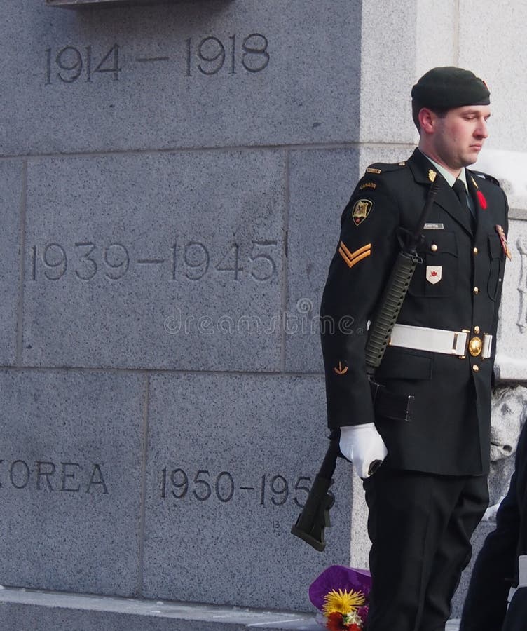 Soldier Standing Guard on Remembrance Day Editorial Photo - Image of ...