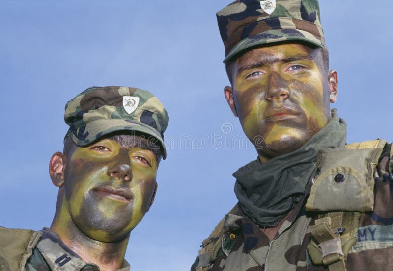 Soldiers in camouflage editorial photo. Image of states - 23161176