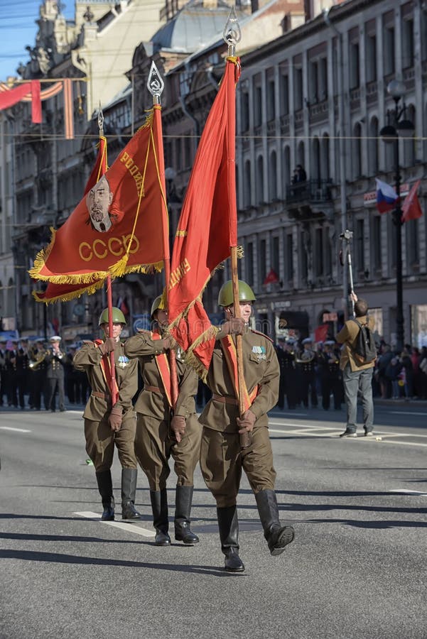 Soldiers in the Form of the Second World War with the Soviet Flags in ...