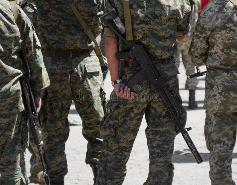 Dutch Soldiers with Machine Guns Editorial Photo - Image of defence ...