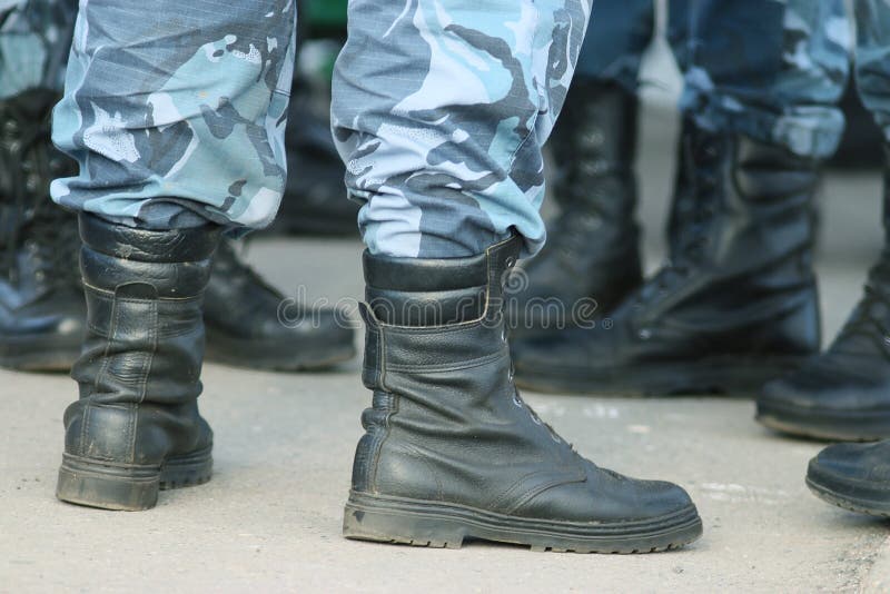 Soldiers parade boots feet stock photo. Image of overalls - 45557702