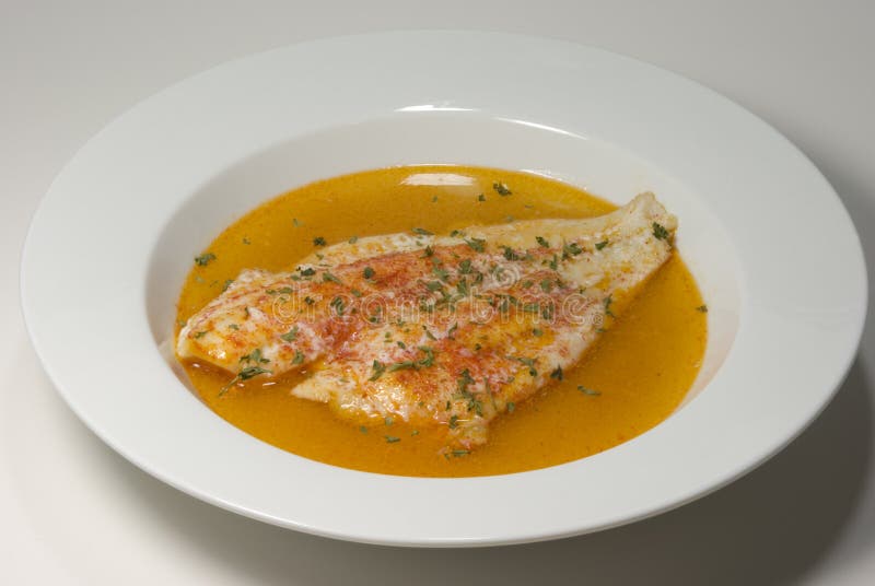 Solha Cozida Na Paprika E No Vinho Branco Foto de Stock - Imagem de ...
