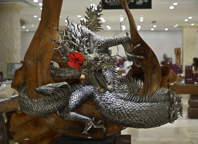 Solid Silver Dragon Sculpture in Celuk Store, Bali, Indonesia Editorial ...