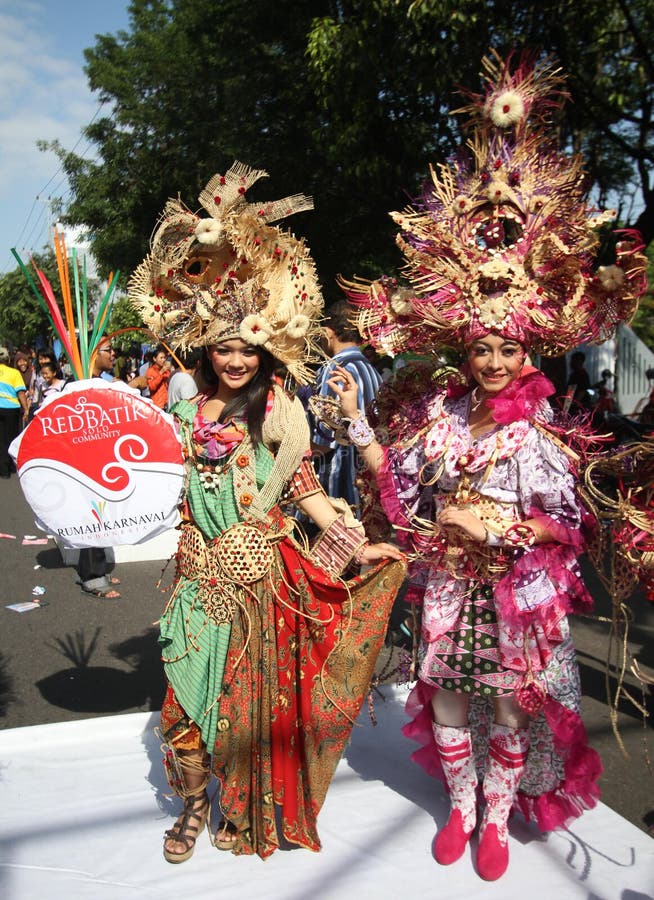 Solo batik carnival editorial photography. Image of indonesia - 32542277