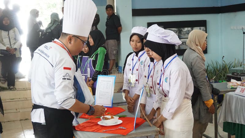 Some Student Cook in the Class Editorial Stock Image - Image of class ...