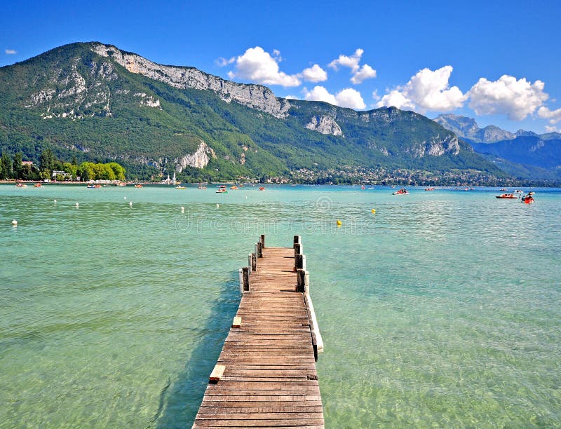 Sommeransicht Von Annecy See, Frankreich Stockfoto - Bild von sommer ...