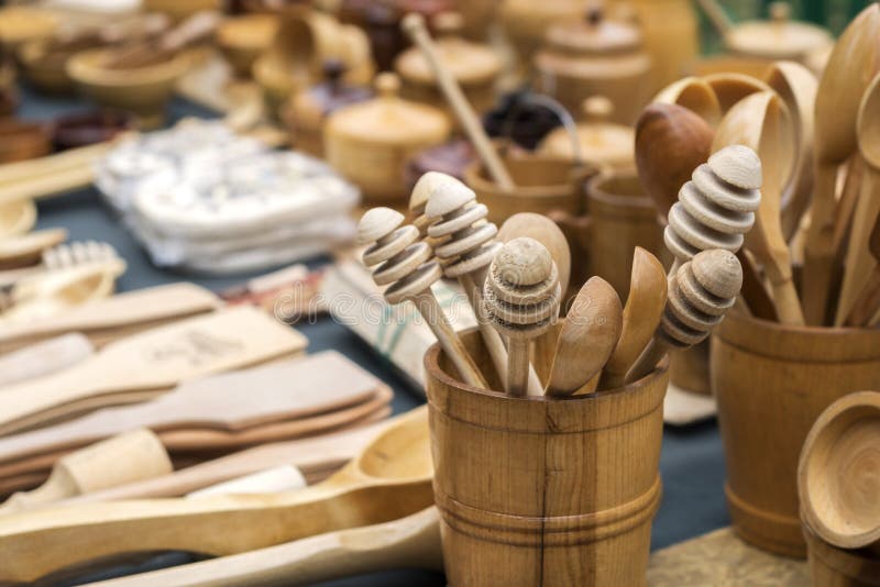 Productos De Madera Hechos Por Propias Manos Flores Talladas De La ...