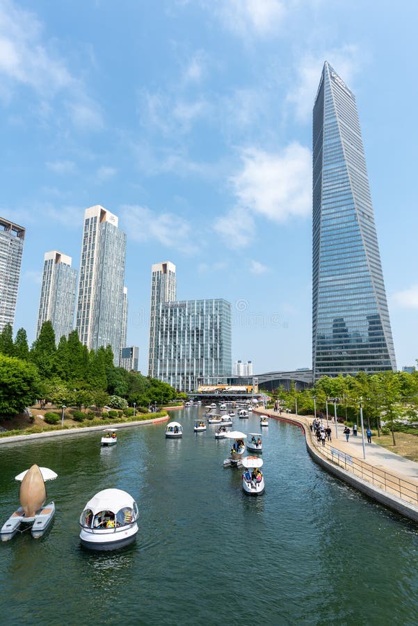 Songdo Central Park in the Songdo District of Incheon, South Korea ...